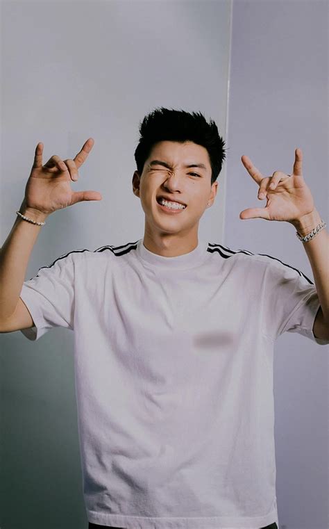 Rộ Tin Hieuthuhai Chia Tay Bạn Gái Hot Girl