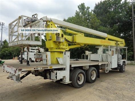 1993 International F5070 Reach All 125 Bucket Boom Truck