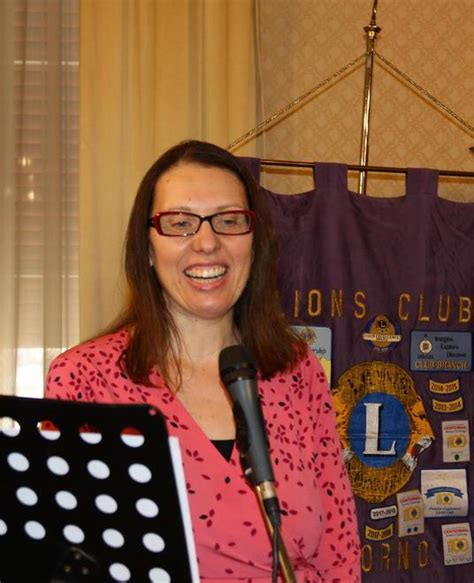 Premio Capperuccio A Lisa Barsotti La Donna Che Ascolta Luniverso Il Tirreno