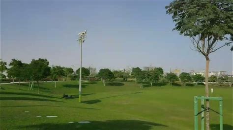 Cresent Park Doha Park Qatar Green Grass Youtube