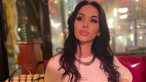 Sáfrány Emese A Kapcsolatáról