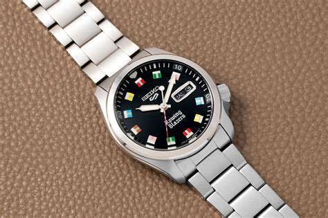 Seiko 5 Sport X Rowing Blazers Analogshift