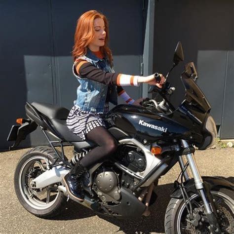 Pin By Venus Nex On Commission Girls With Red Hair Redhead Girl Hair Styles