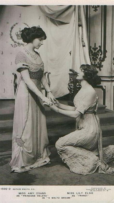 Intimate Portraits Illustrate Lesbianism Through The Ages Artofit