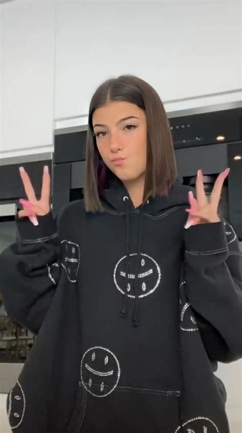 Charli Damelio Artofit
