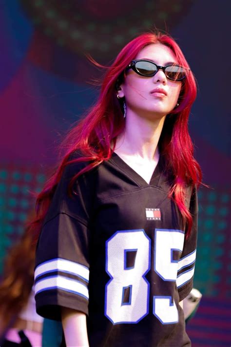 Bini Bini Mihka In Gma New Pretty Brunette Filipina Women