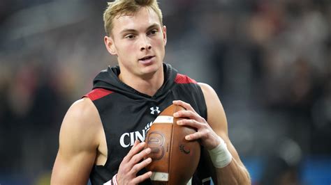 Colts Meet Draft Pick Alec Pierces Cincinnati Barber Aj Khalil