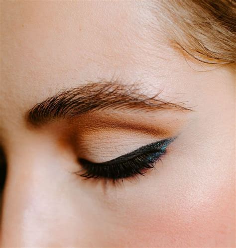 Different Eyeliner Styles For Different Eye Shapes