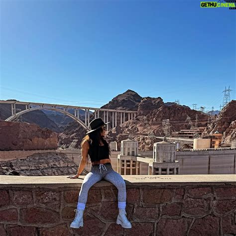 Serena Deeb Gethu Cinema