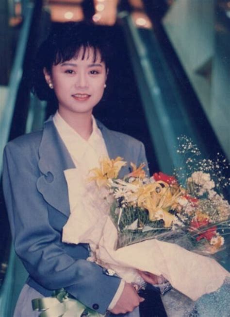 她曾是红极一时的玉女歌手，封麦27年不复出，近照曝光容颜未改凤凰网