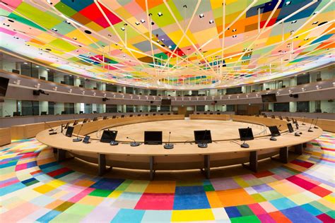 New Eu Headquarters Features Curvaceous Glowing Lantern