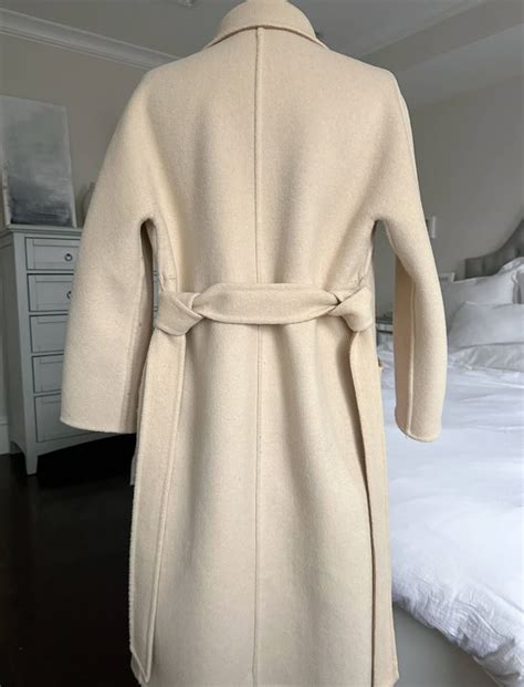 How To Ways To Tie A Trench Or Wool Coat Belt How To Tie Coat Belt
