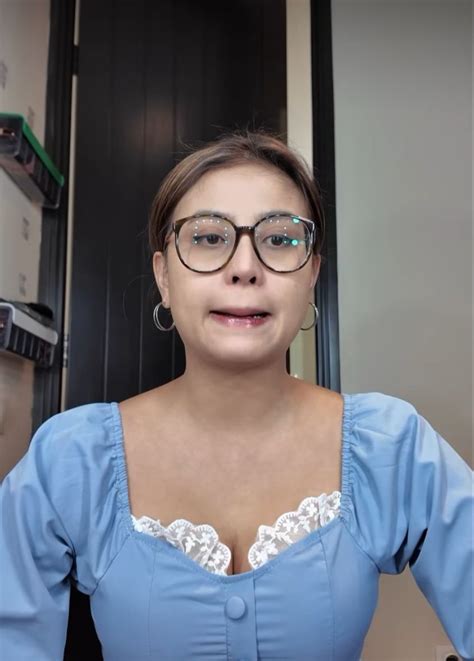 7 Potret Awkarin Nangis And Mata Bengkak Usai Atm Dikuras Asisten Hingga