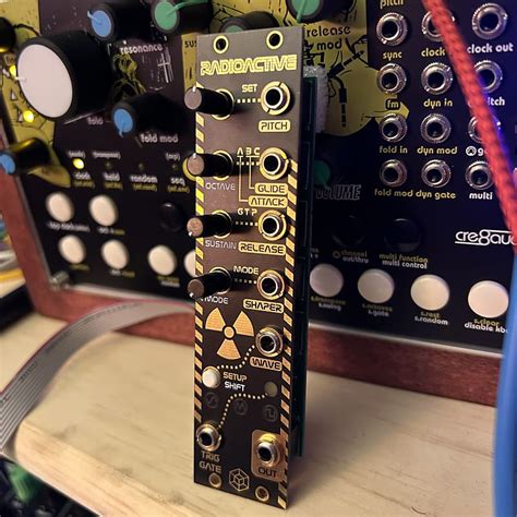 Tesseract Modular Radioactive Oscillator W Built In Gateenv Reverb