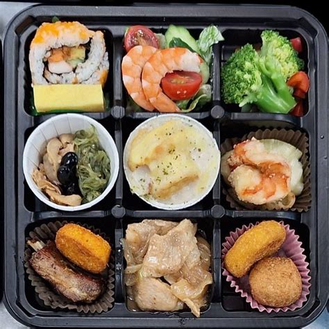 九宮格廚房 ️九宮格廚房 ️ 菜單、 Dm ️有收據🉑️報帳 ️葷素口味皆有 ⭐️歡迎大量訂購 Facebook