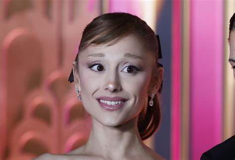 I Am Not A Lab Rat Ariana Grande A Heavy Critique On Appearance