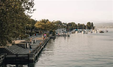 Lake Promenade The Popular Walking Path At Lake Zurich