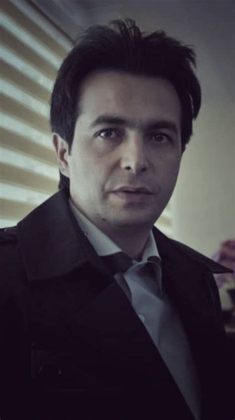 بیوگرافی یاشار فرجی نویسنده ، کارگردان و عکاس طرفداری