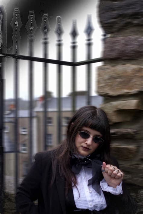 Lila Tirando A Violeta Enters A New Chapter With Dream Of Snakes Red