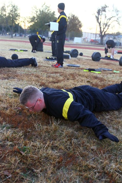 National Guard Reserve Soldiers Certify On Acft During Field Artillery Course At Fort Sill