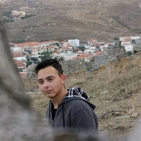 Καπούς Ανδρέας Andreas Chios • Threads Say More