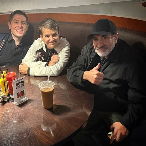 Leslie Mitchell Lesliemitchellcomedy • Instagram Photos And Videos