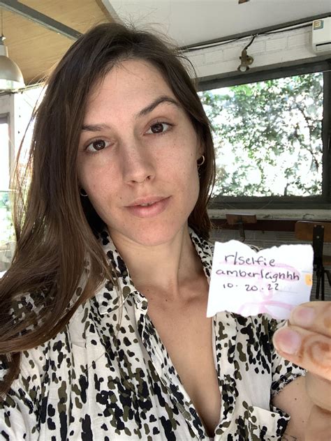 Verification F29 R Selfie