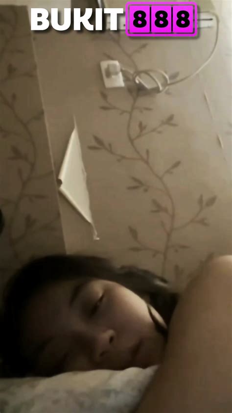Lanjut Part 2 Ngewe Bareng Pacar Di Ruang Tamu Diam Diam Eporner