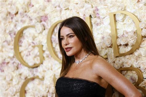 Šik Dvorište Sofije Vergare U Neutralnim Bojama