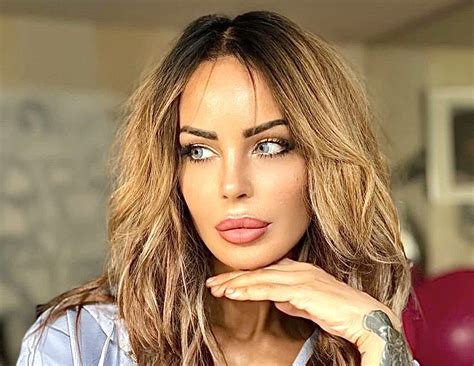 Nina Moric Si Scaglia Contro Una Collega “È Una Stron A Una Falsa ”