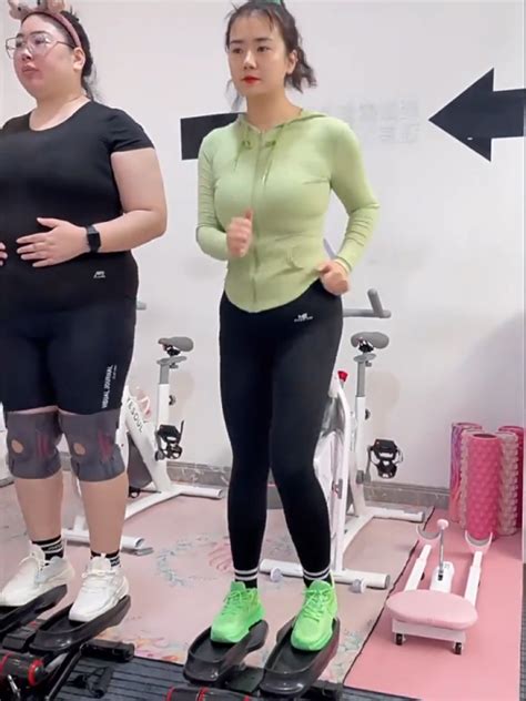 Mini Stepper อุปกรณ์ออกกำลังกายแบบแอโรบิกในร่มเครื่องฝึกขาฟิตเนสสเต็ปเปอร์อุปกรณ์ลดน้ำหนัก