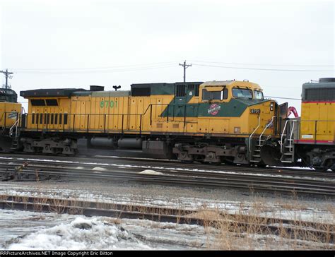 Cnw Dash 9 8701 On Up 2900 West