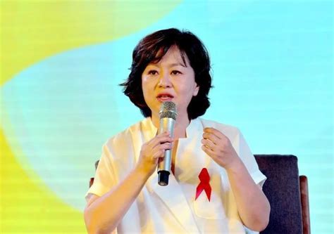 离婚后独自带娃，二婚嫁给了普通人杨硕，鞠萍找到幸福了吗 知乎