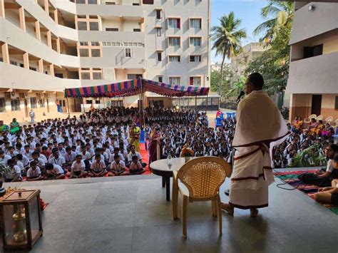 Sri Swamijis Visit To Devi Academy School Namadwaar
