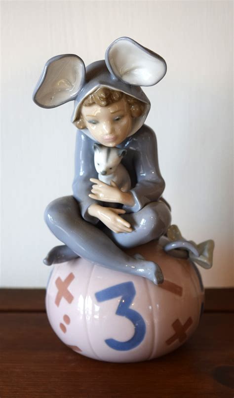 Lladro Mouse And Cat Loving Mouse Spanish Porcelain Figurine Mouse Cat Etsy