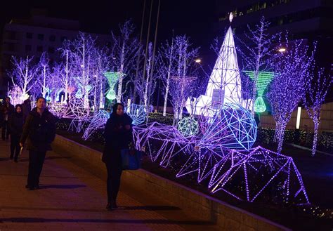 47 Christmas Decorations From Around The World Los Angeles Times