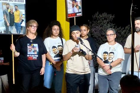 אמילי דמארי חזרתי עם רסיסים בגוף כאב החטופים הוא רסיס בלב האומה