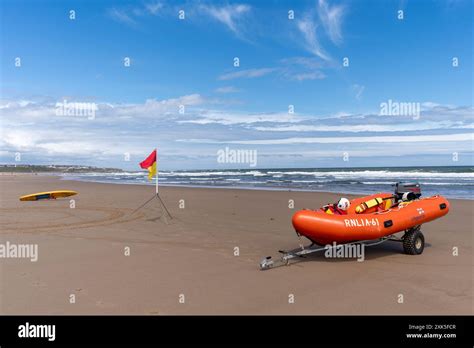 Tynemouth North Tyneside Uk Longsands Or Long Sands Beach With Rnli