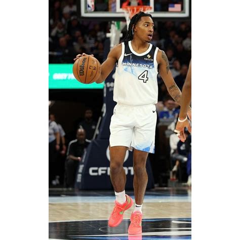 Which Basketball Shoes Rob Dillingham Wore