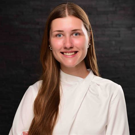 Lea Hens Abiturientin Ostetalschule Xing