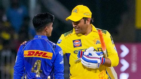 Ms Dhoni Asked Vignesh Puthur How Old Is He And Suspense Ends Over Internet Breaking Ipl