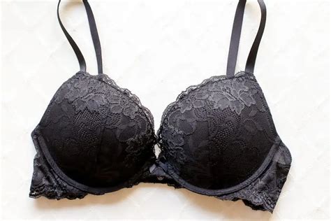 The Why Behind How A Push Up Bra Works Thebetterfit