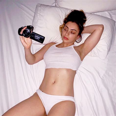 Charli Xcx How Im Feeling Now Monkeybuzz