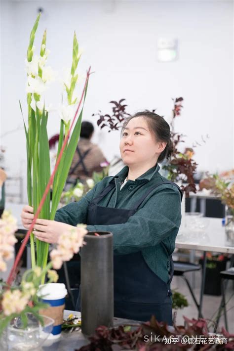 草月流真实写照：白描就足够流光溢彩 知乎