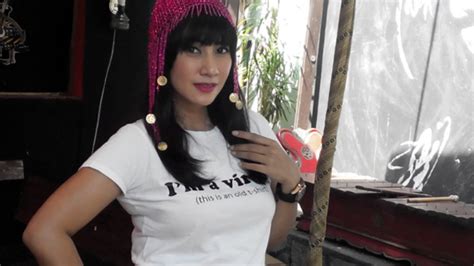 Cut Memey Bangga Indonesia Punya Bandara Megah