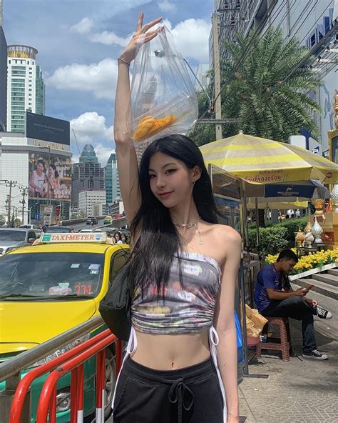 Pretty Midriff Rrealasians Pretty Midriff Rrealasians