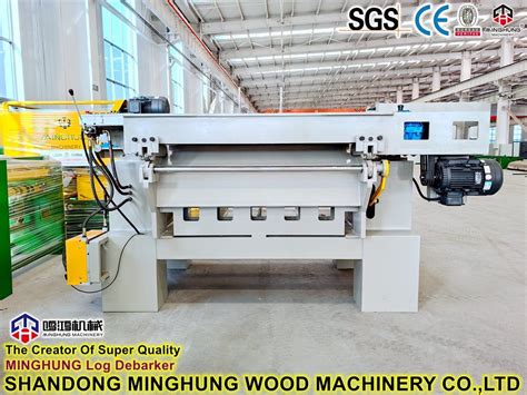 Small Trees Debarking Machine With Debarking Knives Log Debarker And Wood Debarker Machine