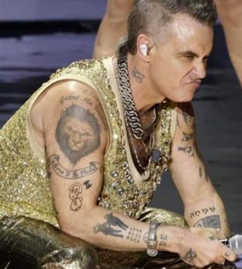 Robbie Williams Live Les 4 Nouveaux Tatouages De Robbie Williams