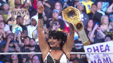 Rhea Ripley Defeats Zoey Stark Retains Womens World Title At Wwe