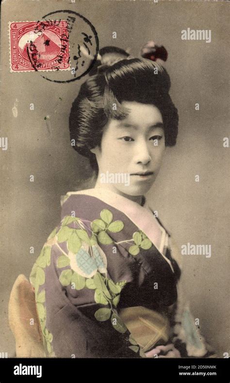 Japan Japanerin In Traditioneller Japanischer Tracht Portrait Kimono